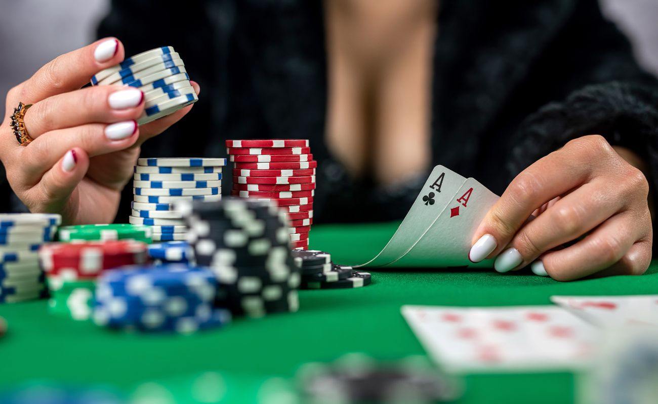Poker vs. Texas Hold’Em: Are They the Same? - Borgata Online