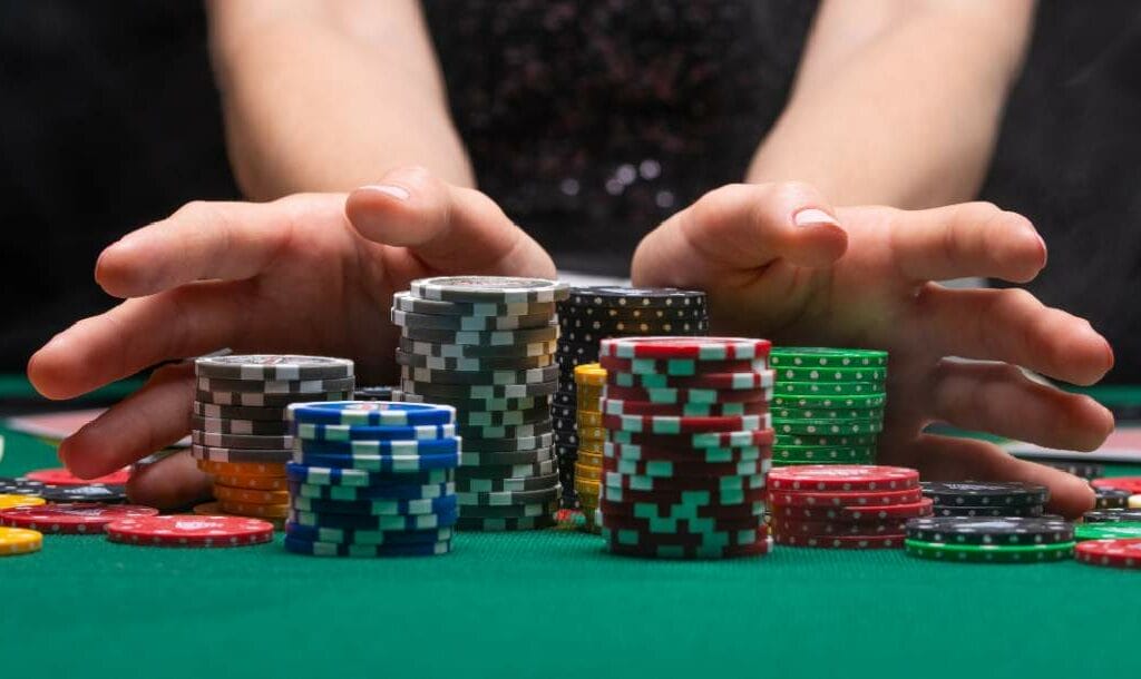 Online Poker - Lifestyle - BetMGM Poker